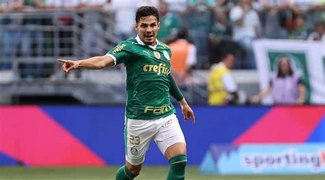Veiga resolvendo mais uma vez Palmeiras derrota Santos no Clássico