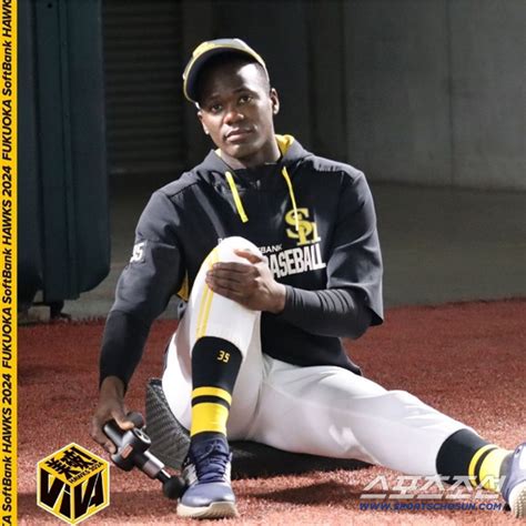 During The Game The Left Hander Express Started Off With A Right Hand