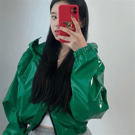 [남녀공용] 최저가 유광 바람막이 에나멜 크롭 후드자켓 검 초 흰