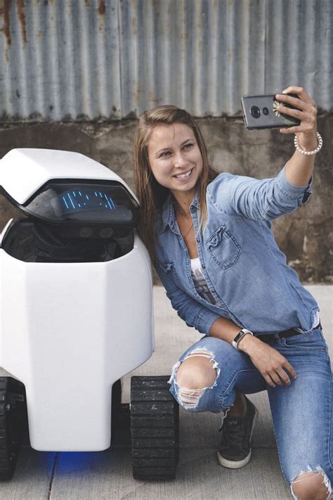Who Is Dax The Robot Daxbot Delivery Robots Dax Delivery Robot