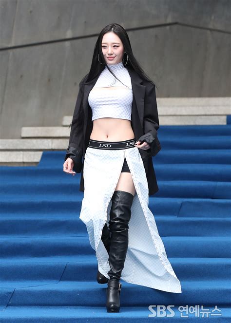 [e포토] 썸머케익 과감하고 파격적인 패션