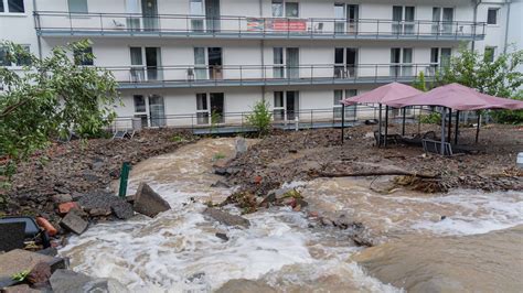 Unwetter In Nrw Zahl Der Gestorbenen Steigt Mindestens 43 Tote