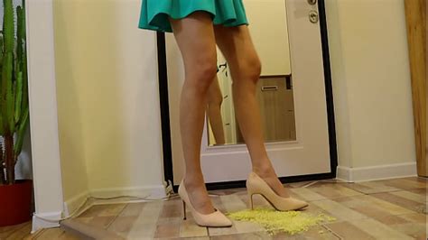 Crushing Food On High Heels Xxx Mobile Porno Videos And Movies