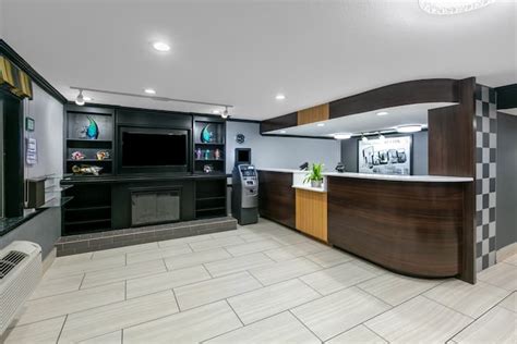 Super 8 By Wyndham Austin Universitydowntown Area Austin Tx Hotels