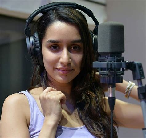 Shraddha Kapoor Scrolller