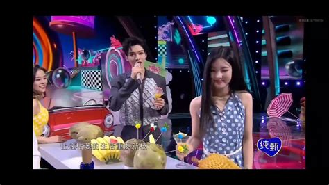 🕊龔俊simon與🍋摩登兄弟劉宇寧一起為微博之夜獻上（霓虹甜心🩷），歡迎大家留言，🫡請勿在留言區拉詞條到劣質藝人。龔俊 龚俊 龔俊