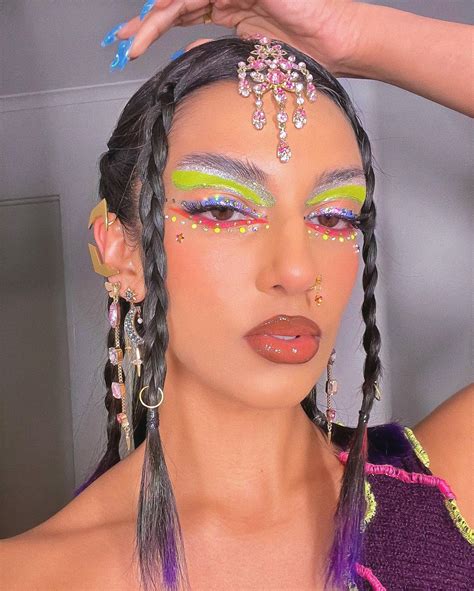 Face Gems— Makeup Rhinestones And Gems Half Magic