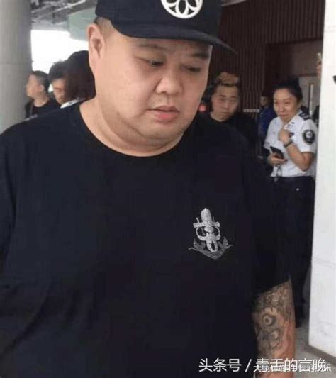 郭德綱請泰國大師給德雲社紋身，稱這是信仰，網友：一群流氓！ 每日頭條