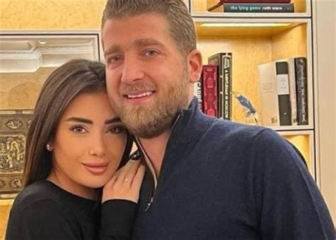 بمناسبة عيدها جيسيكا عازار تُعايد ابنة زوجها صورة Ch23