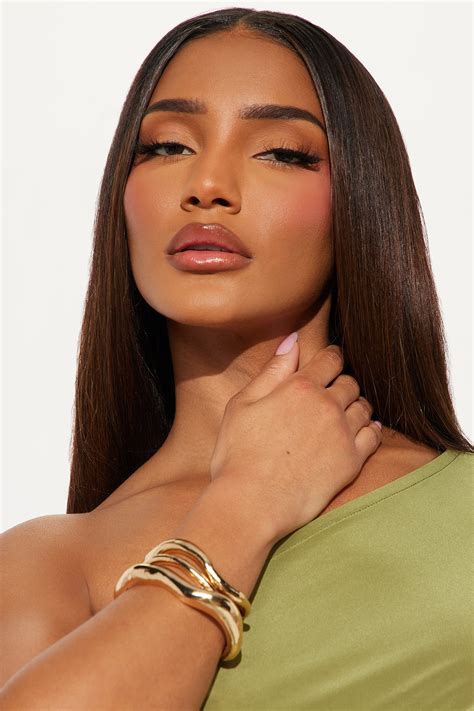 Different Pages 3 Piece Bangle Set Gold Fashion Nova