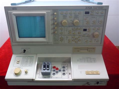 Tektronix 370b 電子試験装置の中古品をcaeから購入する Cae