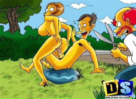 Drawing Nerd Acquires Some Pussy At Cartoon XXX Pics