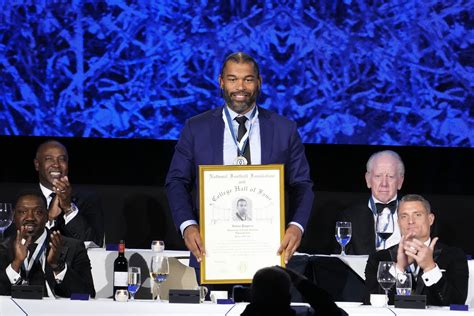 Unc Legend Julius Peppers Inducted Into College Football Hall Of Fame