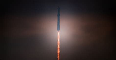 Foguete Starship Da Spacex Conclui Com Sucesso Primeiro Retorno Do Espaço