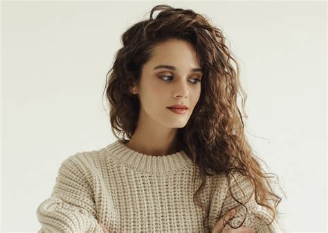 20 Best Low Maintenance Haircuts For Frizzy Hair Hairstyle Camp