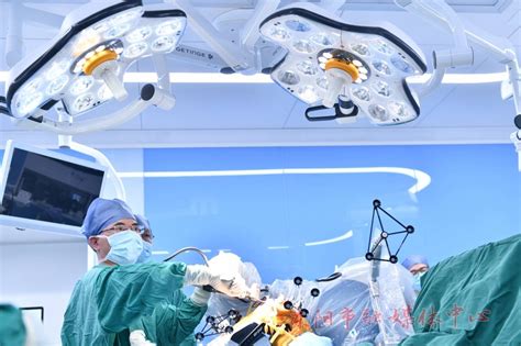 手术室来了“新帮手” 机器人mako正式“上岗”