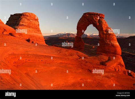 Delicate Arch Sunset In Arches National Park Utah Stock Photo Alamy