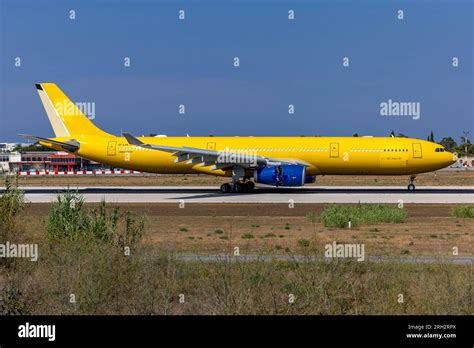 Ex Correos Cargo Iberojet Airbus A330 343 Reg Ec Lxa Arriving For