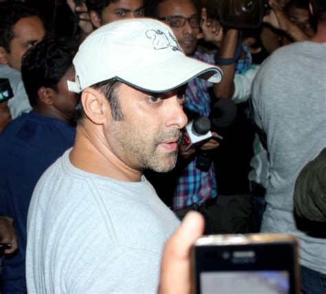Salman Khan Spotted At Airport Photos Filmibeat
