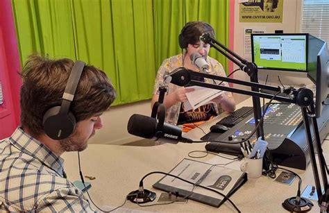 Radio Broadcast Training For Teenagers At 1041 Chyfm News Of The Area