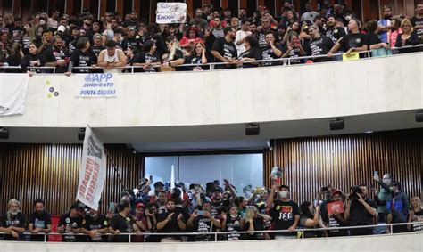 No Paraná Professores E Alunos Enfrentam Privatização De Escolas E