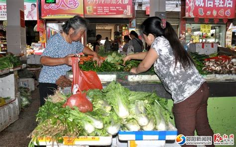 改造后的资园农贸市场焕然一新