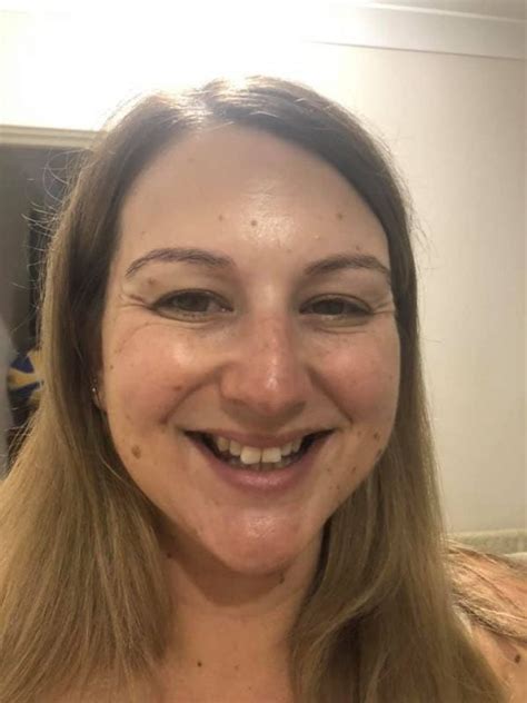 No Makeup And Beautiful Women Share Their Bare Faced Selfies