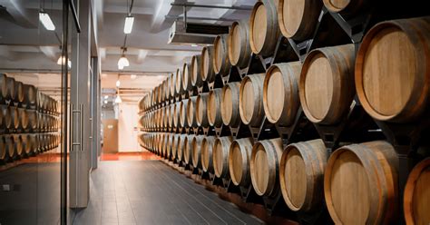 თბილისის საუკეთესო მარნები ფოტოებით და მომხმარებელთა მიმოხილვებით მისამართები და კონტაქტები