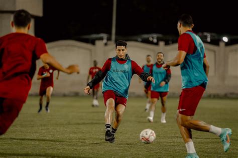 خالد جلال يجتمع بلاعبي البنك الأهلي بعد العودة للتدريبات