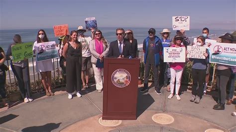 Oc Oil Spill Public Officials Push To Ban Offshore Drilling In