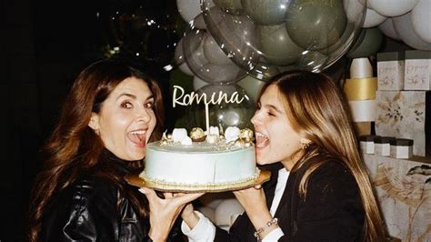 Ella Es Romina Poza La Hija De Mayrín Villanueva Que La Ha Superado En