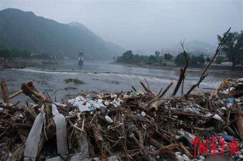 洪水中的门头沟乡村部分道路中断 村民步行一公里取水 快资讯