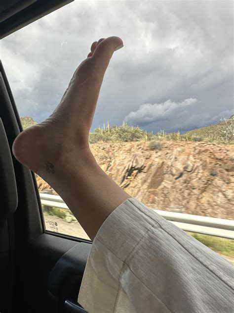 Sadie Crowells Feet