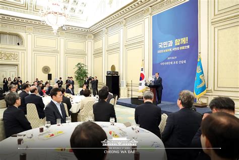 대한민국 청와대 On Twitter 시민사회는 국정의 동반자이자 참여자입니다 문재인 대통령은 오늘 시민사회단체 대표자들과