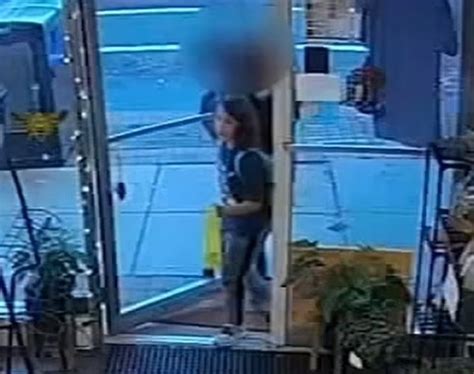 Menino de anos escapa de possível sequestro ao entrar em uma loja e pedir que atendente