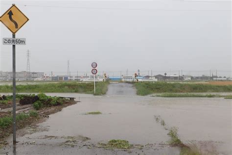 ふくしれいを On Twitter 皆さん、大雨、大丈夫ですか？ こちらでは農道のあちらこちらで道路が冠水しています。田んぼや用水路が溢れ
