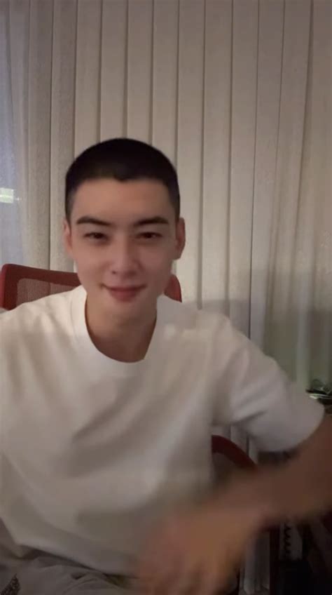 차은우 입대 D 1…삭발에도 독보적 비주얼