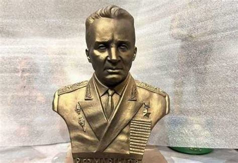 Бюст Маргелова В.Ф (вдв) Санкт-Петербург | Товары для хобби | Festima ...