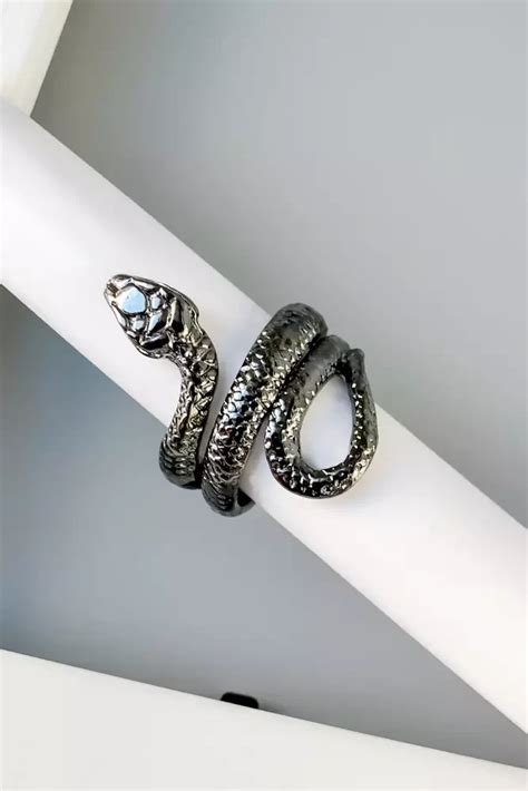 Купити Каблучка широка у вигляді чорної змії ціна 55 грн Prom Ua Id 1728775893