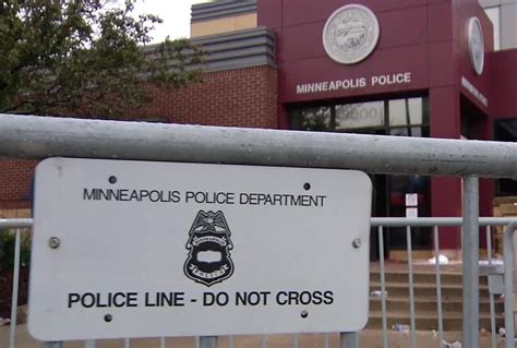 A Police Officer Outed As An Onlyfans Model After Pulling Over One Of