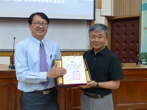 知名海洋文學作家廖鴻基老師蒞臨南大 暢談「人與海的對話」2017419 南大報導