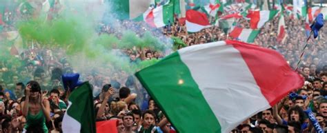 Europei L Identikit Del Tifoso Attraverso I Social Il Degli Italiani Commenta Le