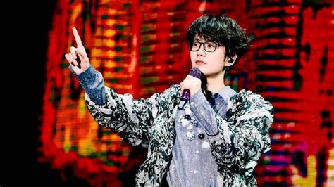 许嵩呼吸之野巡演温州站圆满举办 数万人如约而至共赏诗画山水 将芯比心 许嵩 体育场 新浪新闻