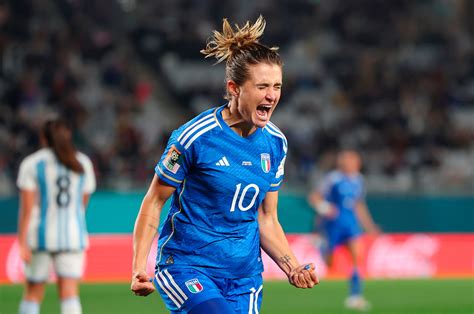 Girelli Entra Segna E Regala AllItalia La Vittoria Allesordio Mondiale