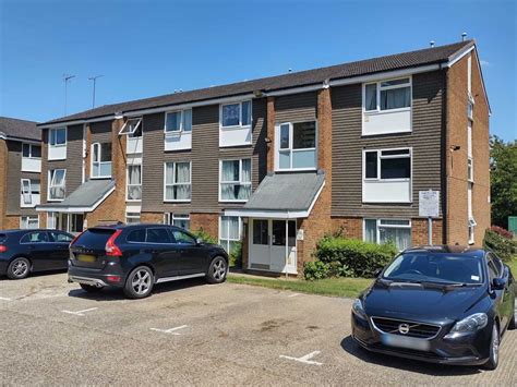 2 Bed Flat For Sale In Cuffley Court Hemel Hempstead Hp2 Zoopla