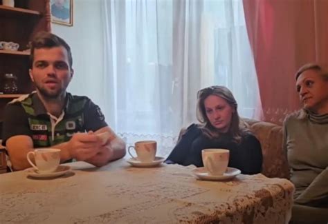 VIDEO Bosanac koji živi sa dvije žene objavio snimku Dajte pite obje su trudne Borak TV