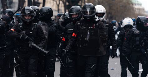 Enregistrements Sonores Accablants Les Policiers De La Brav M