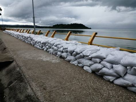 Embalse Del Guájaro Con Sacos De Arena Buscan Evitar Nuevas Inundaciones
