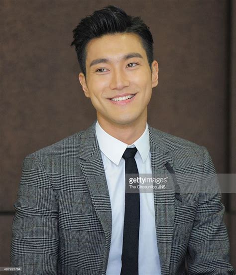 Pin By Abby Castelo On Oppa 🤍 Choi Siwon Siwon Asian Man Haircut