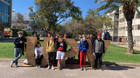actividad de robótica en el museo de informática ies rascanya antonio